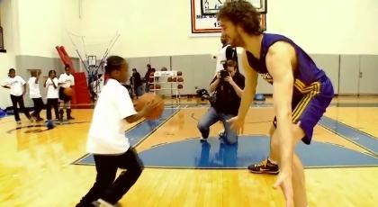 The Lakers Give Back