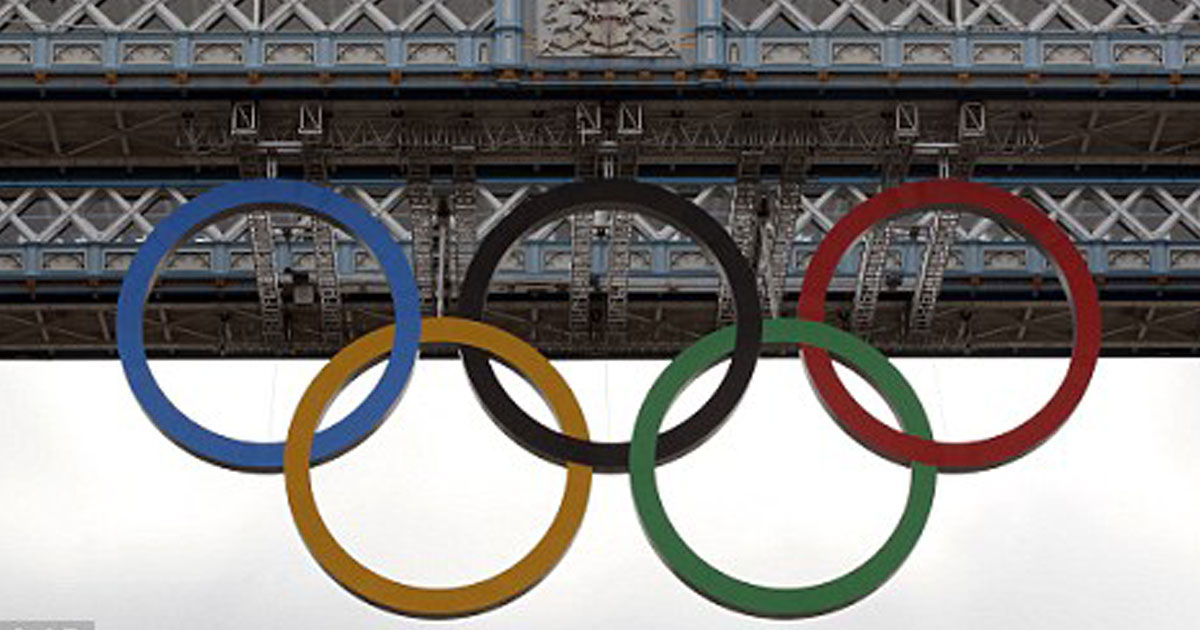 VOA 60 WORLD: Giant Olympic Rings on London's Tower Bridge