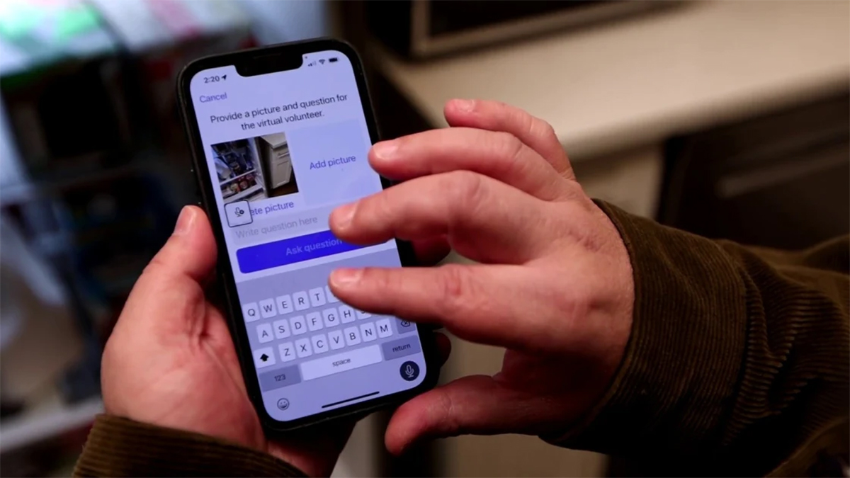 AI Tool Helps Visually Impaired People