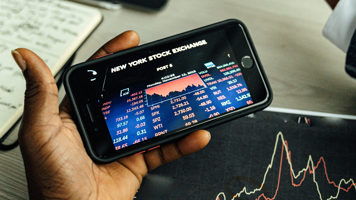 U.S. Sees Steepest Fall in Two Years